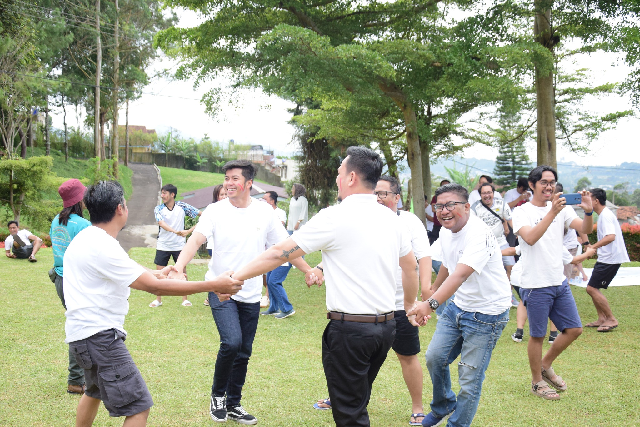 Kegiatan Company Gathering + Fun Team Building (HINO Indonesia ...